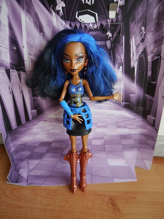 Amazon.es: Monster High Ghouls Alive Robecca Steam Doll: Juguetes y juegos