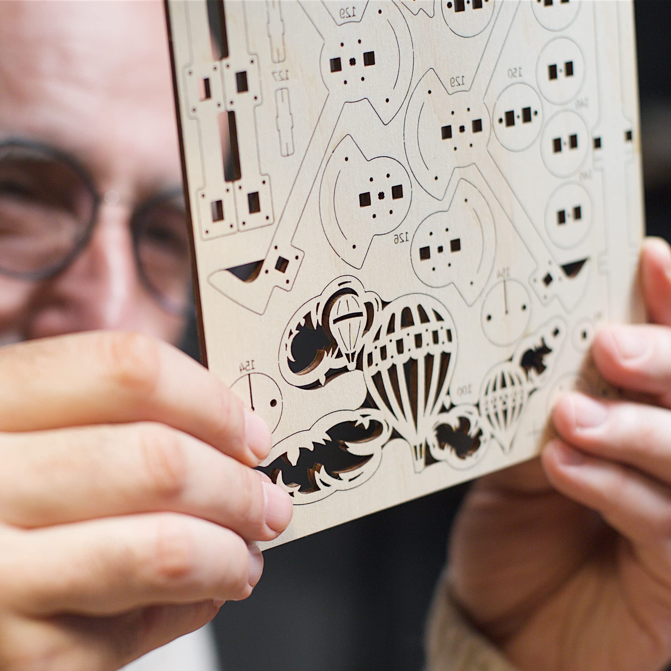 Mua UGEARS Aero Clock 3D Wooden 300+ pcs Puzzles for Adults Idea 3D ...