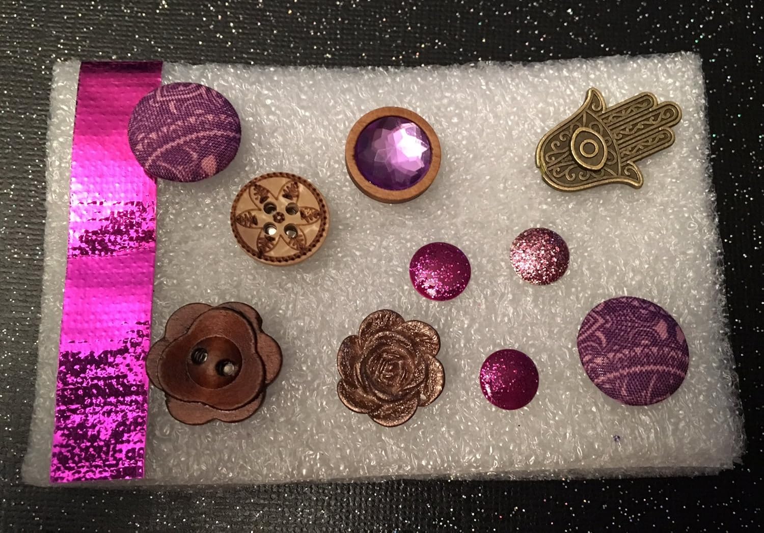 Amazon.com: Resin Flower Tacks, Wood Tacks, Metal Tacks, Fabric Tacks ...