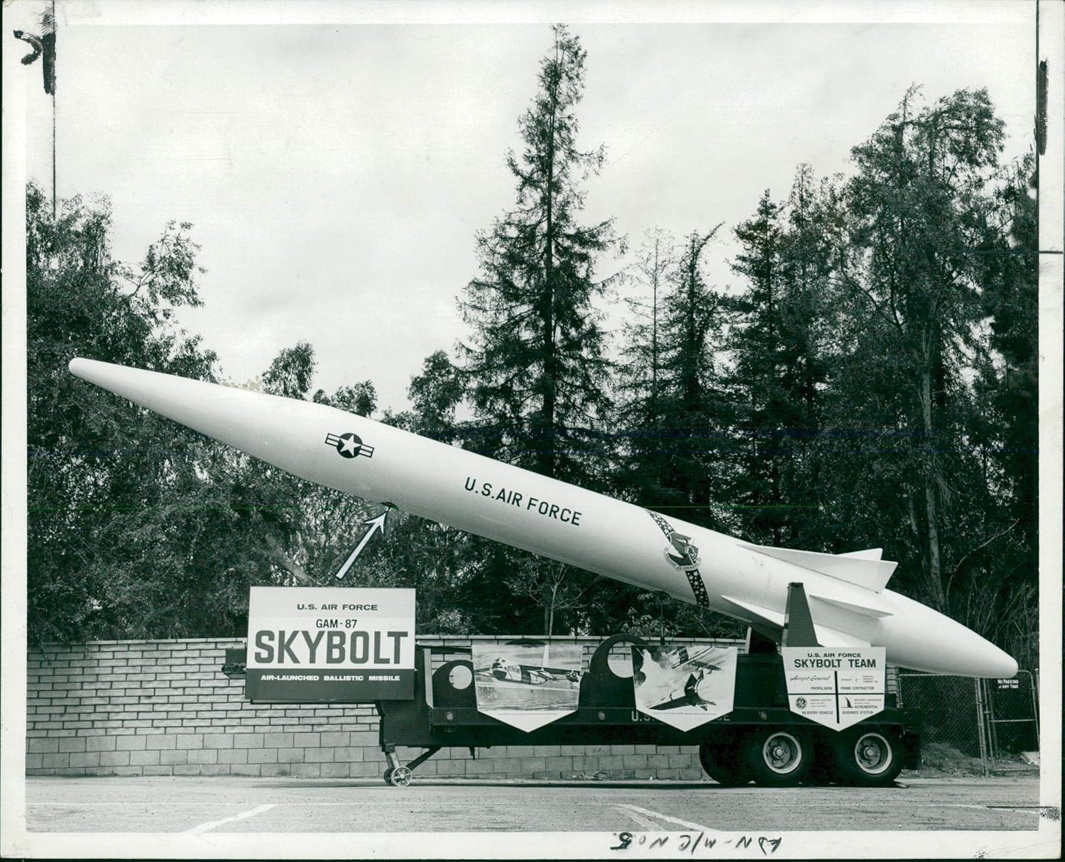 The B-52 Almost Got An Ahead Of Its Time Air-Launched Ballistic Missile ...