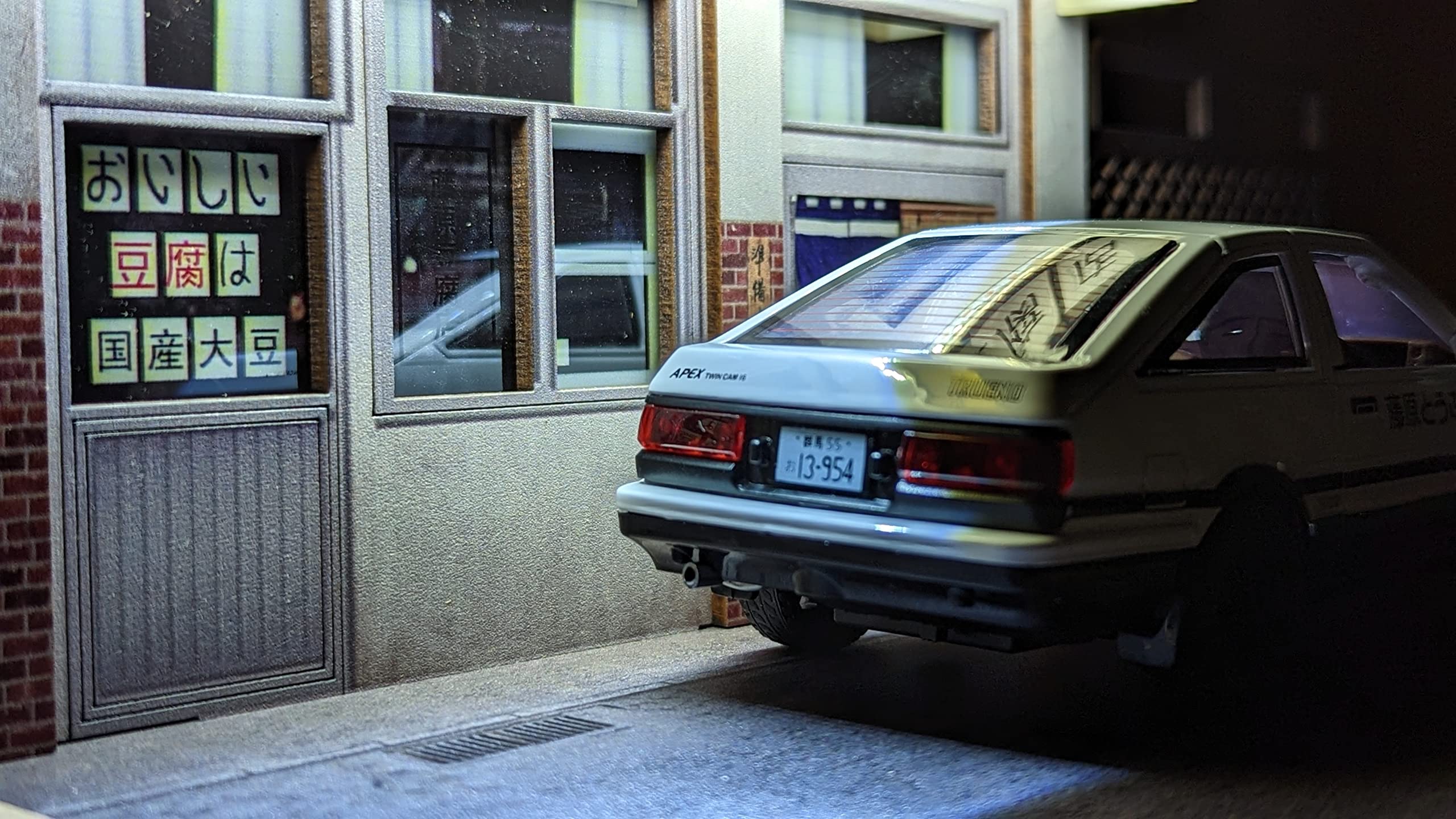 Mua 1/32 Scale LED Fujiwara Tofu Shop Scene Model Acrylic Display Case ...