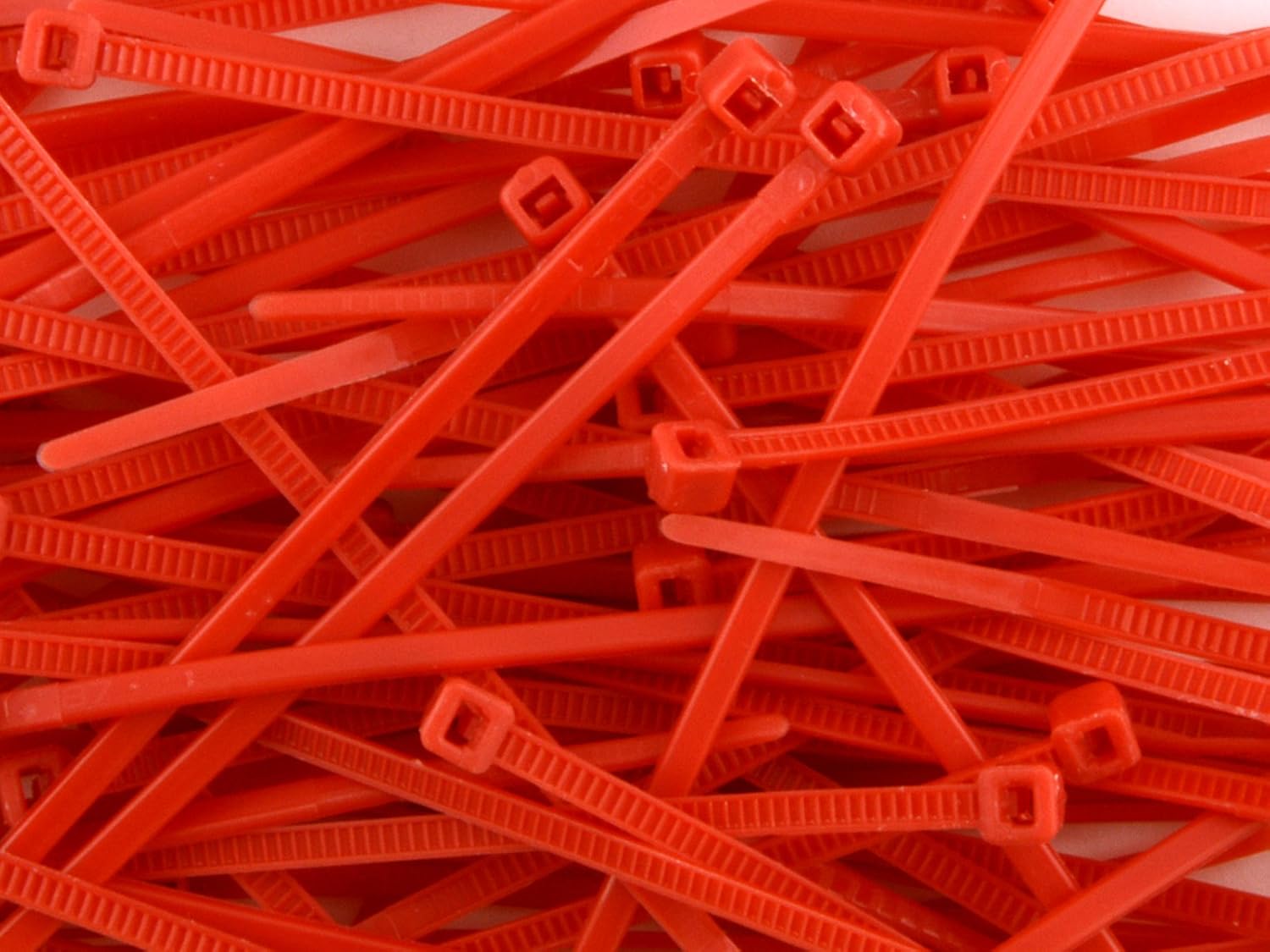 200 Red Cable Ties, Strong Nylon, 100mm x 2.5mm – BigaMart