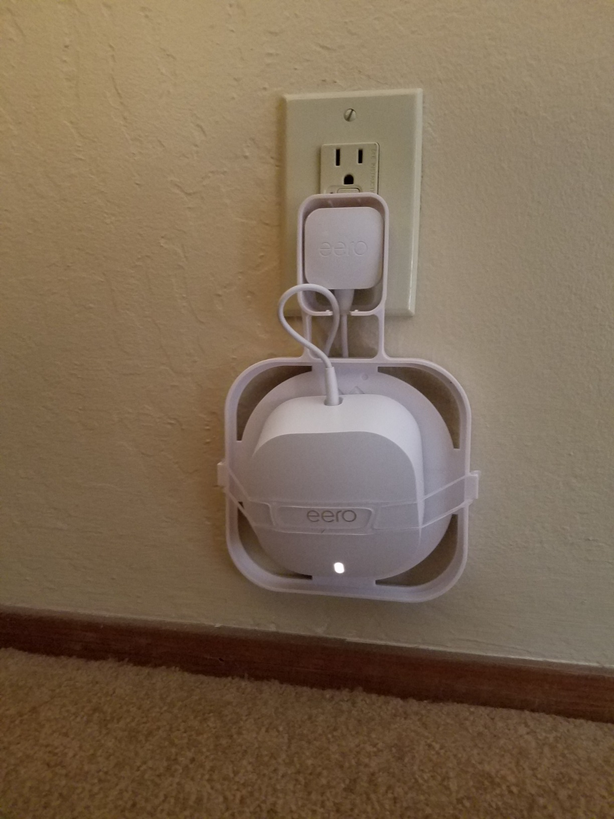 $3/mo - Finance The eero Genie Pro for New eero 6 PRO Wall Mount Outlet ...
