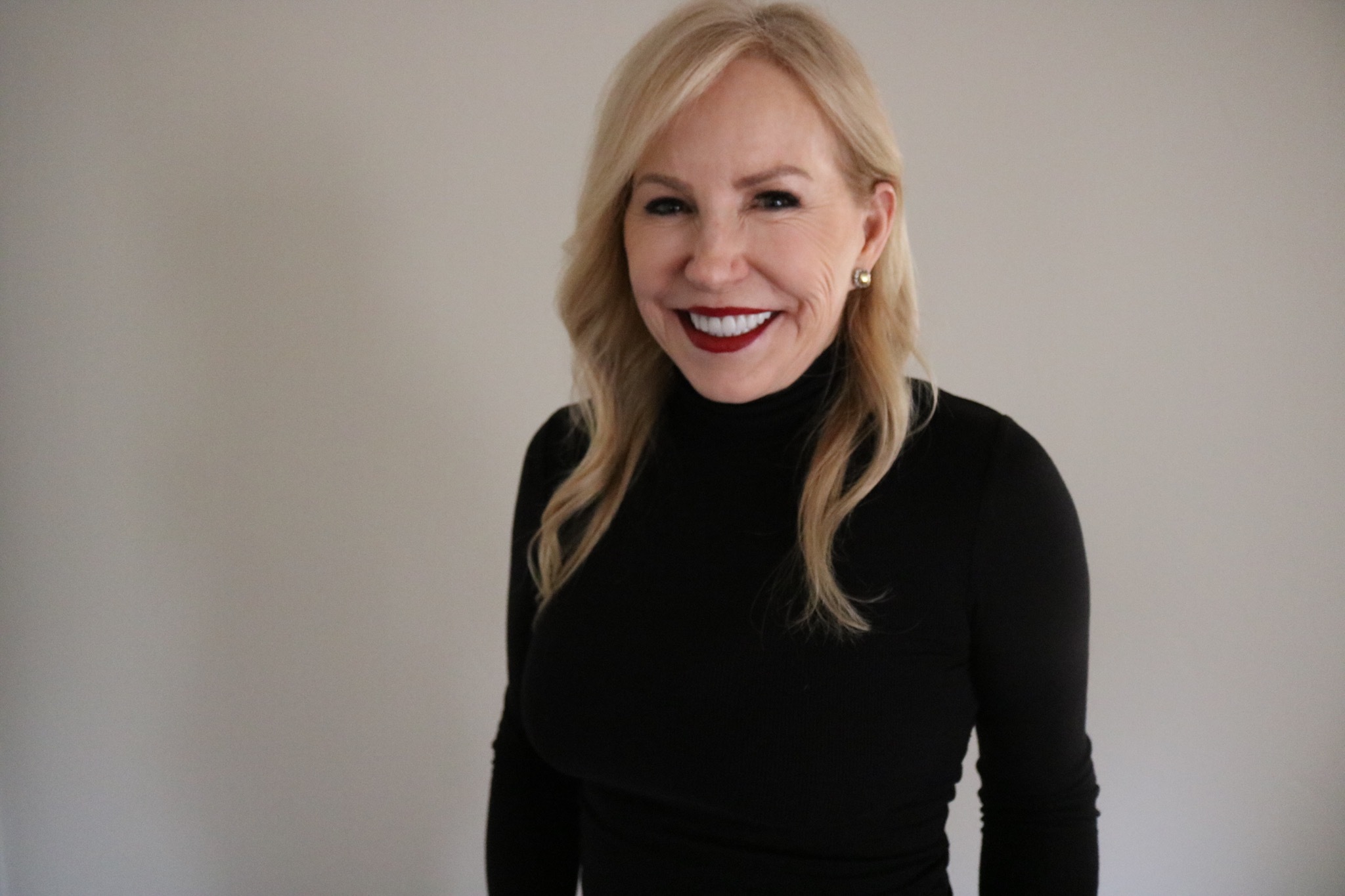 T.R. Ragan – Audio Books, Best Sellers, Author Bio | Audible.com