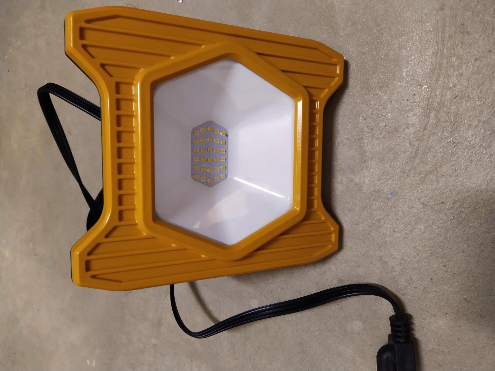 $4/mo - Finance AmazonCommercial 2000LM, Compact & Portable LED Work ...