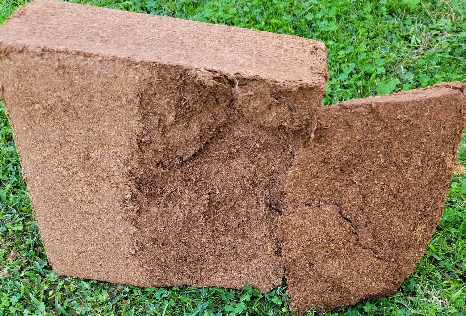 Mua Coco Coir Mega Brick Organic Coconut Coir 11 Pound Coco Fiber ...
