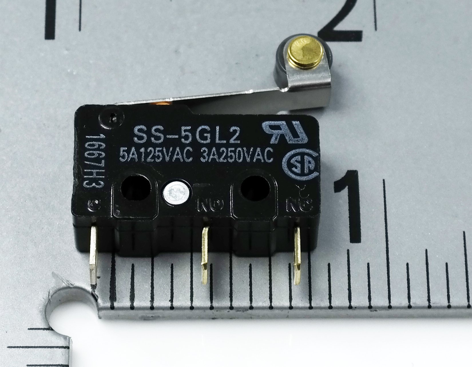 Mua Omron SS5GL2 Microswitch 125 VAC, 5A Micro Limit Switch, Hinge Roller Momentary Snap Action ...