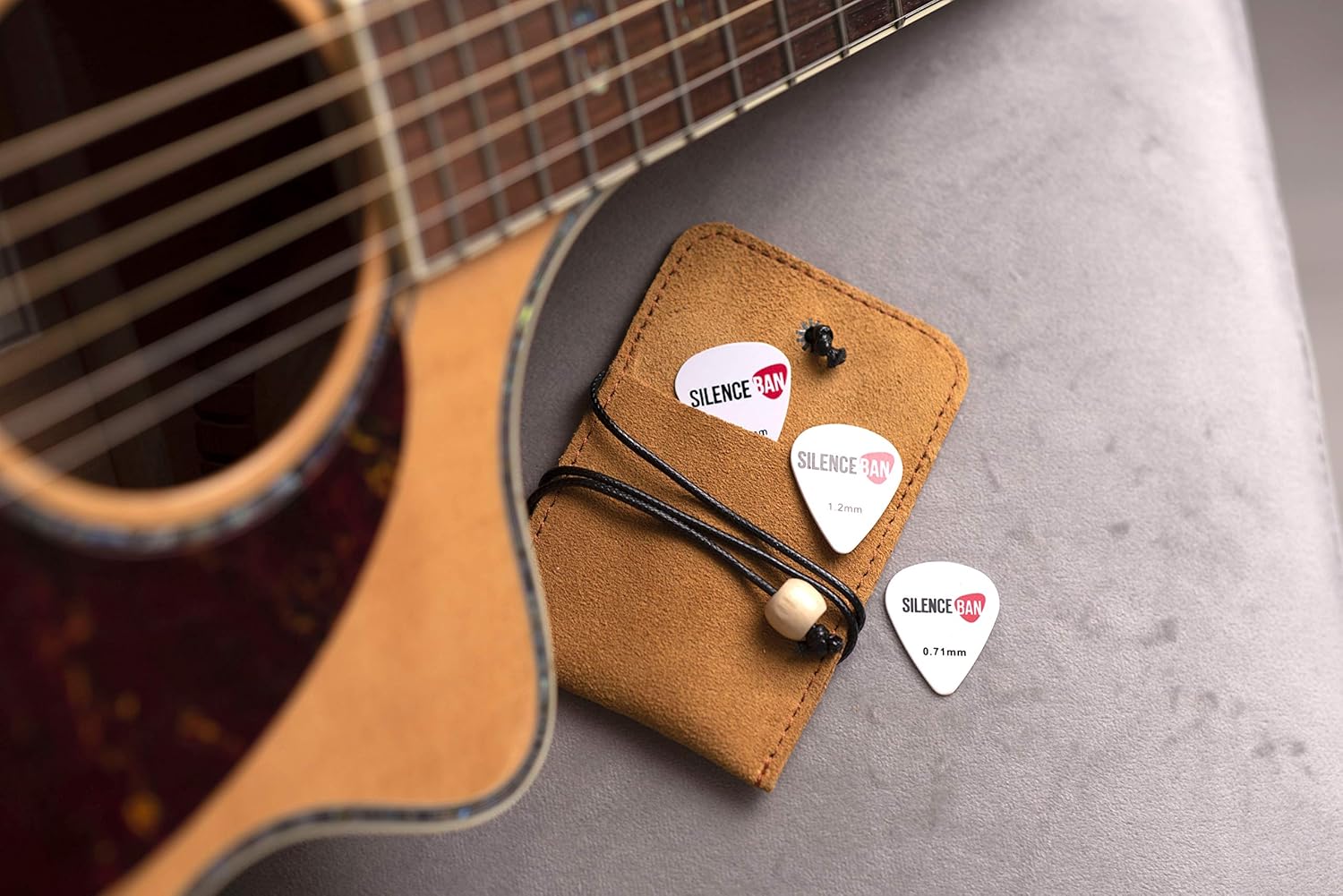 Silenceban Leather Light Brown Guitar Pick Holder Plectrum Case Bag ...