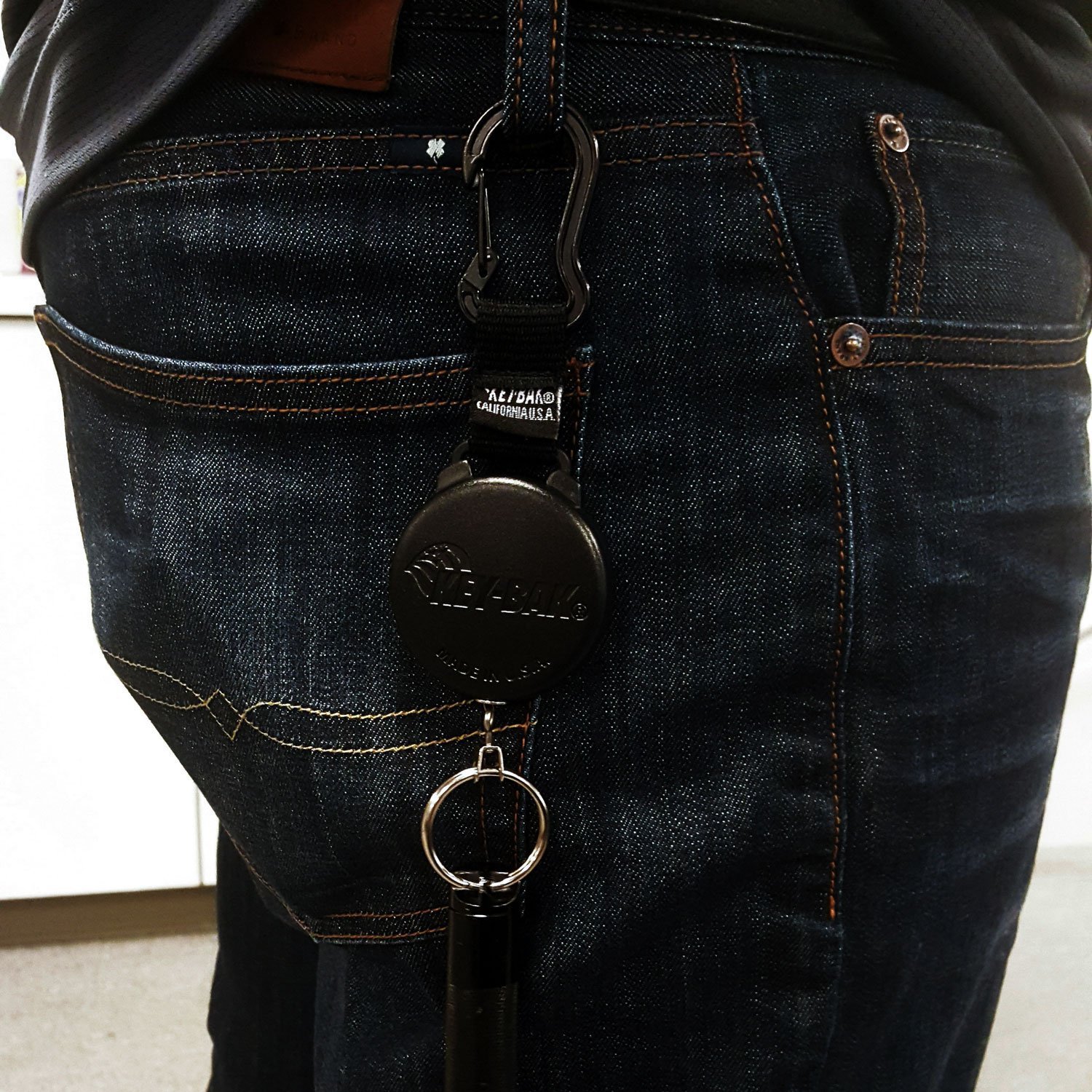 Mua SECURIT Heavy Duty Retractable Key Holder with a Retractable Kevlar ...