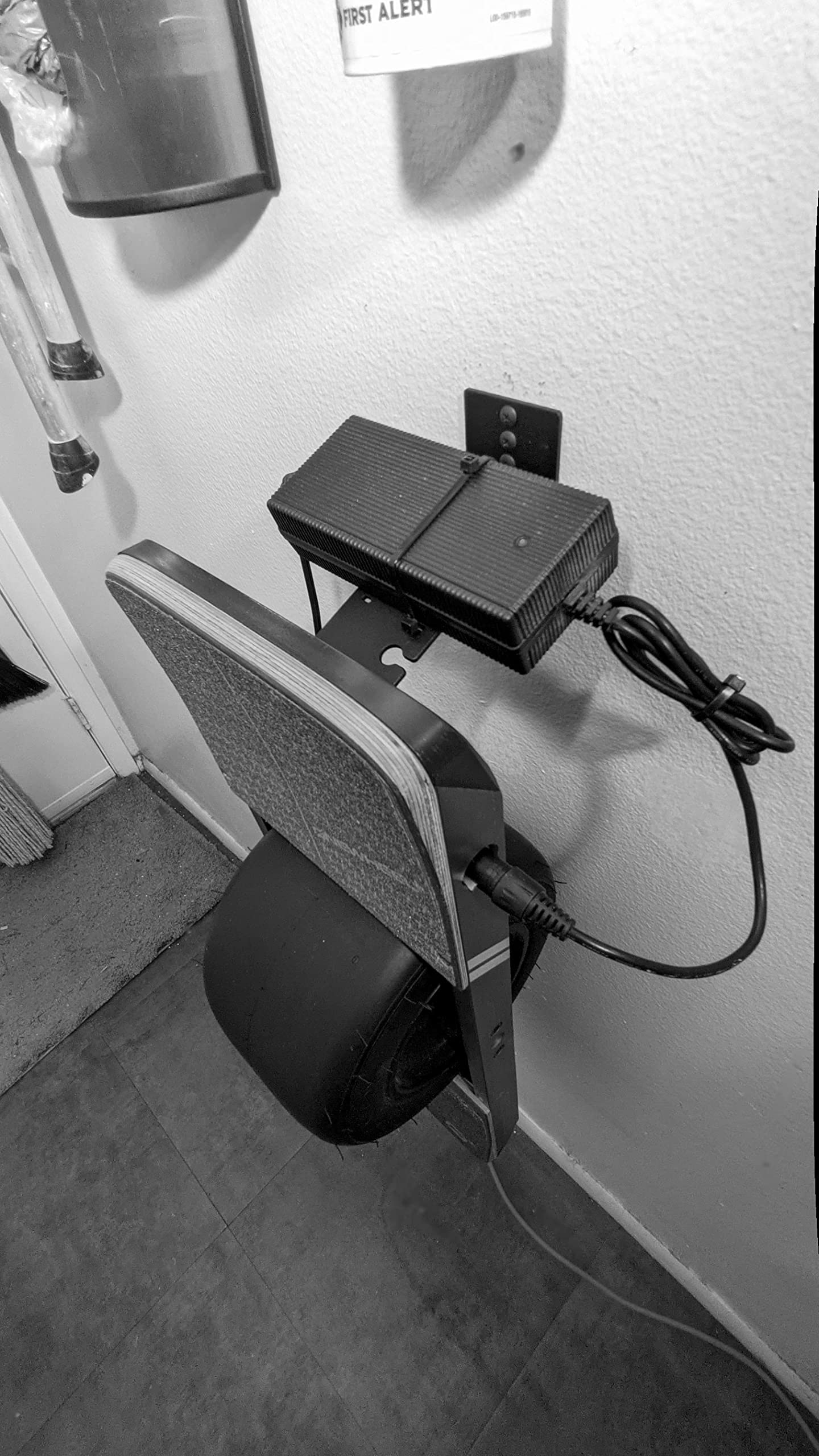 Mua DIYE Onewheel Charging Station | Wall Mount One Wheel Hanger ...