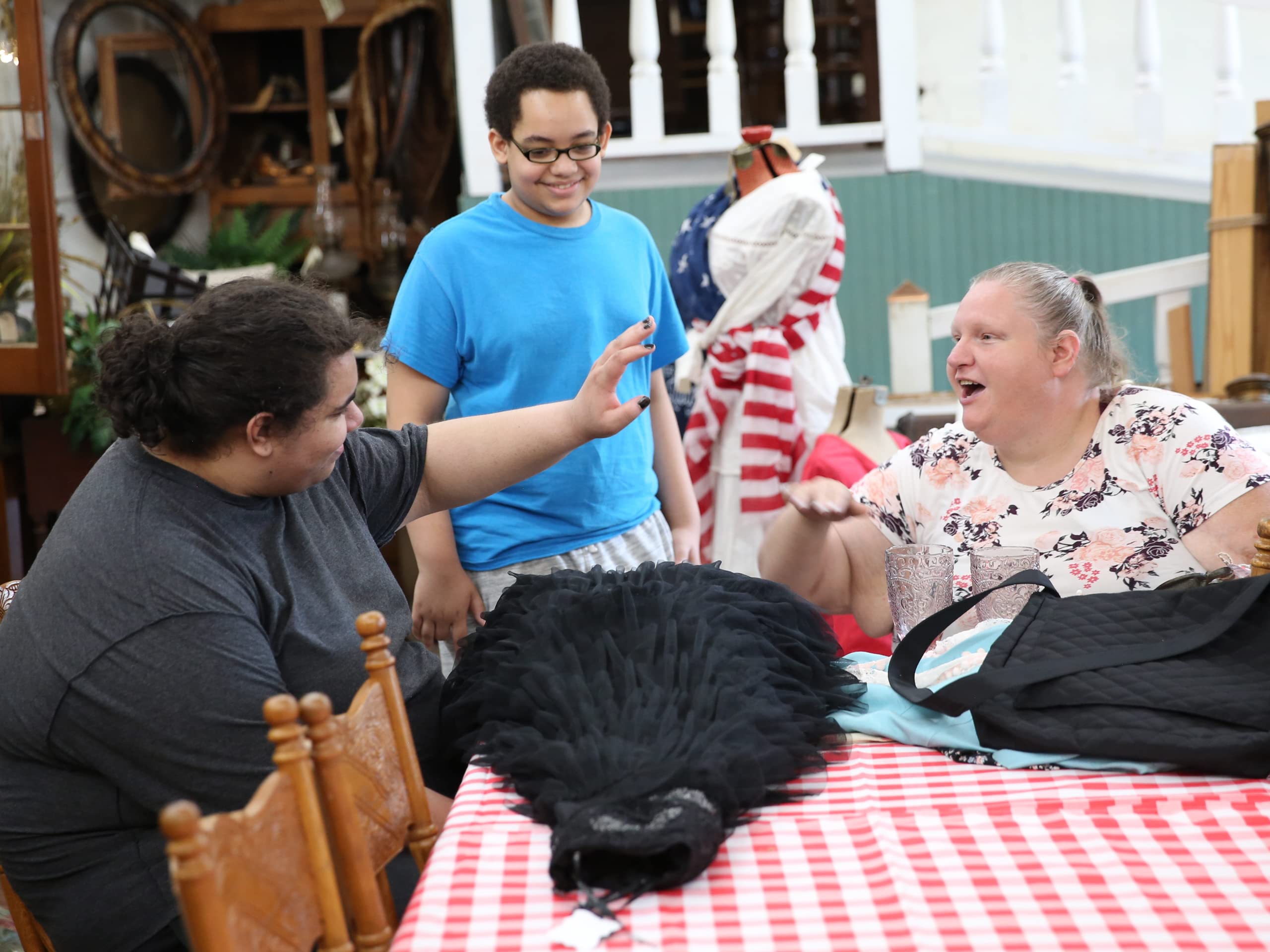 Watch 1000-Lb Best Friends - Season 1 | Prime Video