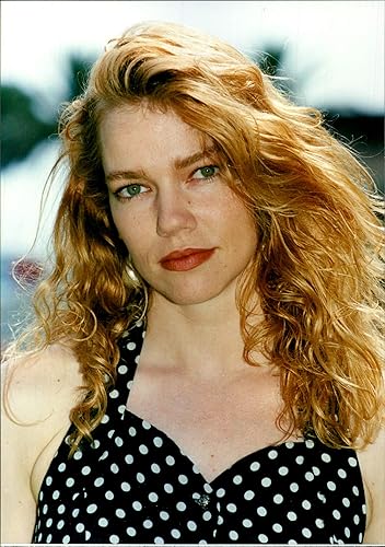 Classify American actress Stacey Travis