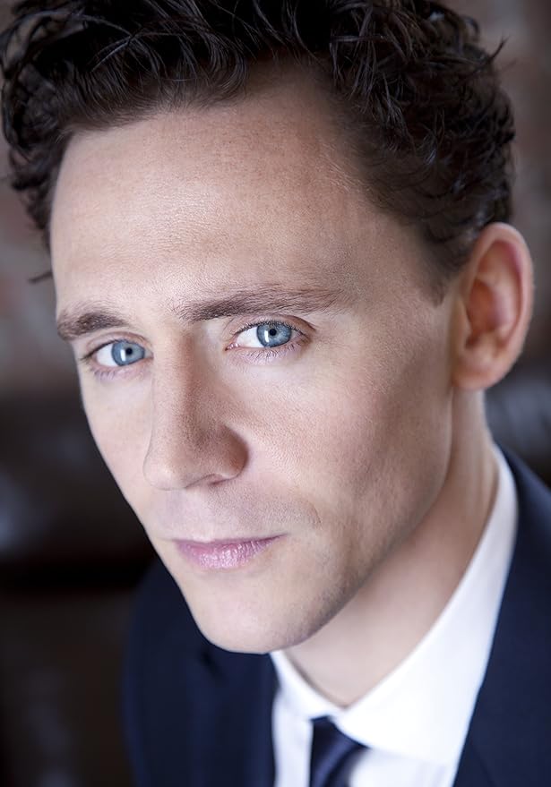 Tom Hiddleston Poster - Photo Poster - 43cm x 30cm: Amazon.co.uk ...
