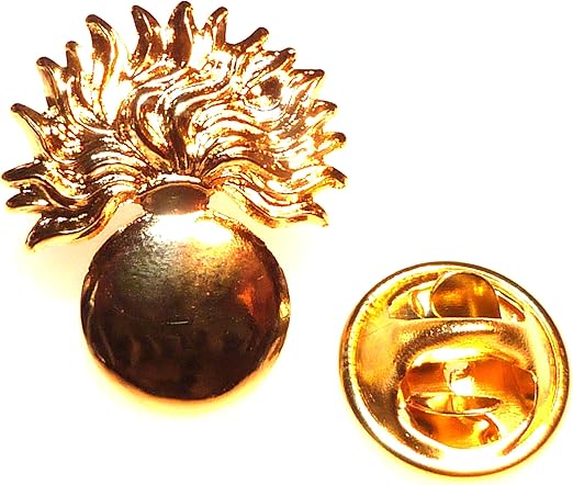 Grenadier Guards Bomb Lapel Pin Badge (Metal/Enamel): Amazon.co.uk ...