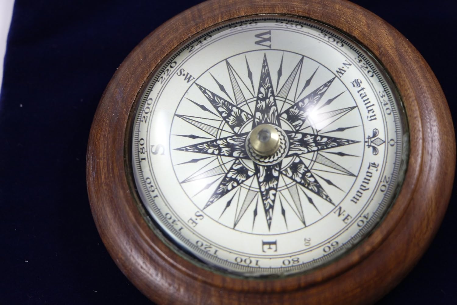 Compass paperweight: Amazon.co.uk: Kitchen & Home
