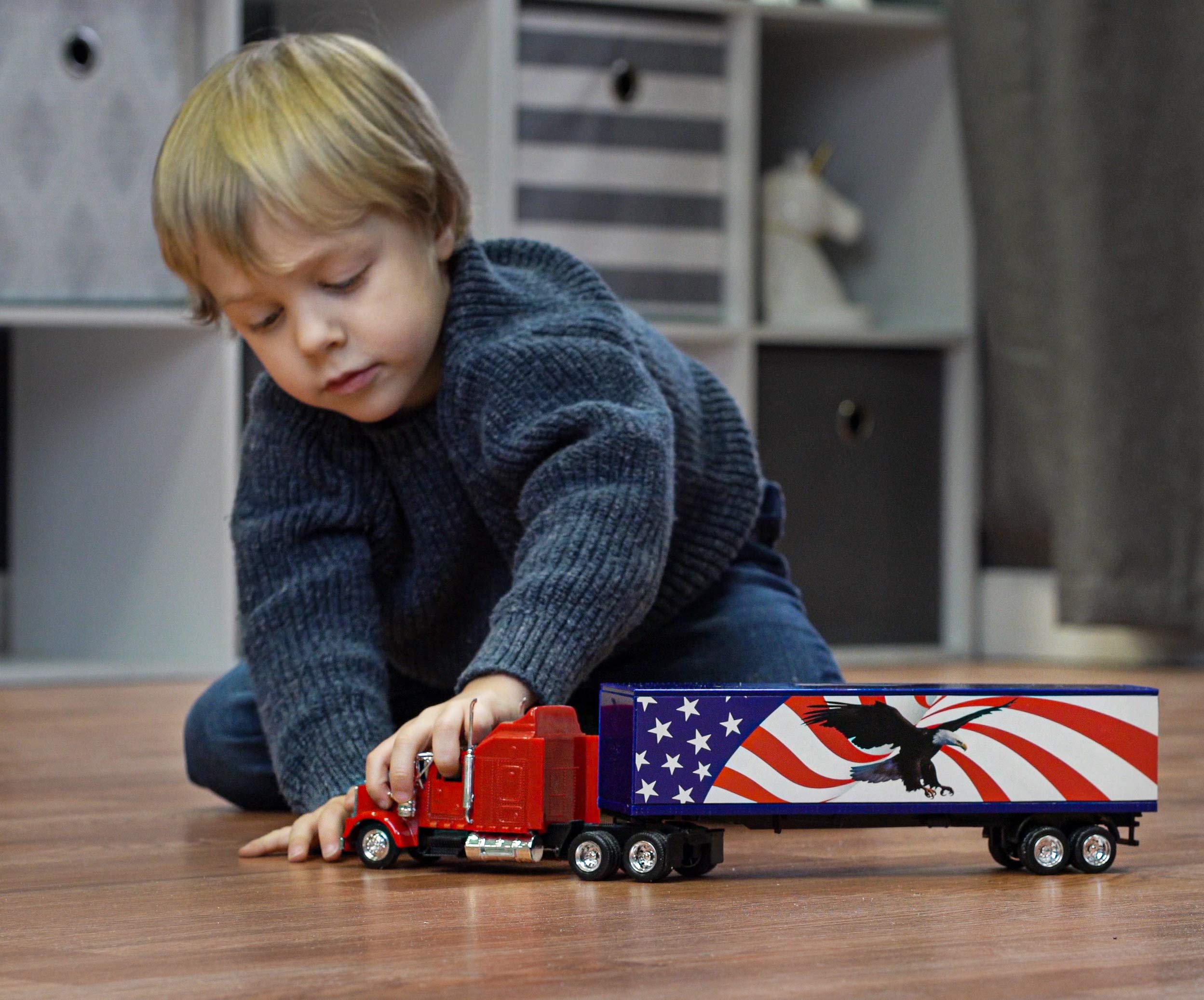 Mua Kenworth W900 Play Toy Tractor Trailer Truck for Kids 1/43 Die Cast ...