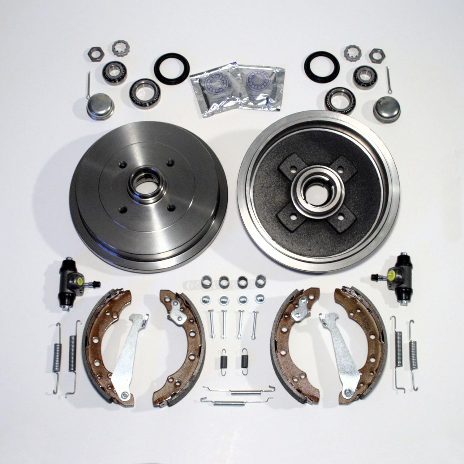 Bremstrommel/Bremsen Kit hinten: Amazon.de: Auto