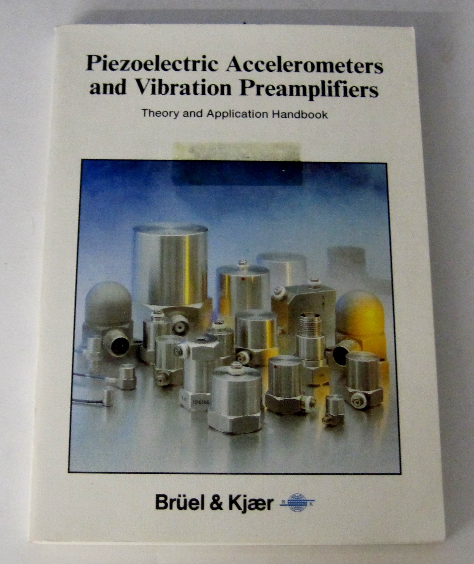 Piezoelectric accelerometers and vibration pre amplifiers for stereo