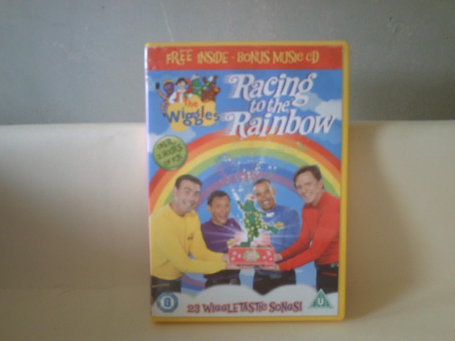 Amazon.com: The Wiggles - Racing to the Rainbow [+ CD] [Import anglais ...