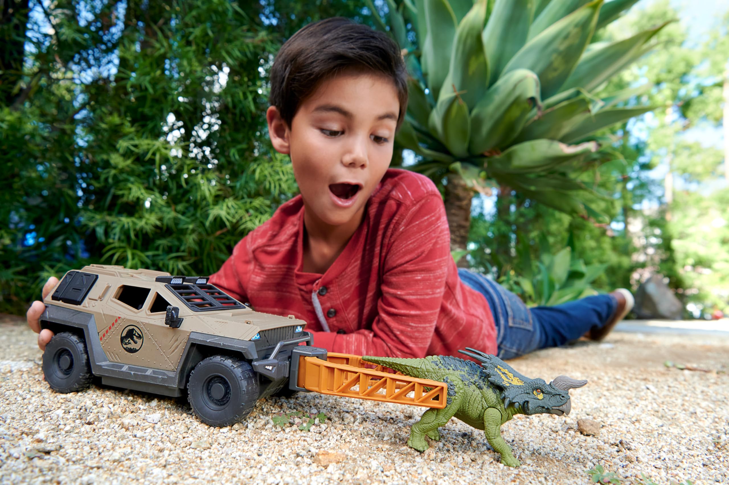 Mua Jurassic World Truck & Einiosaurus Dinosaur Action Figure Toy Set ...