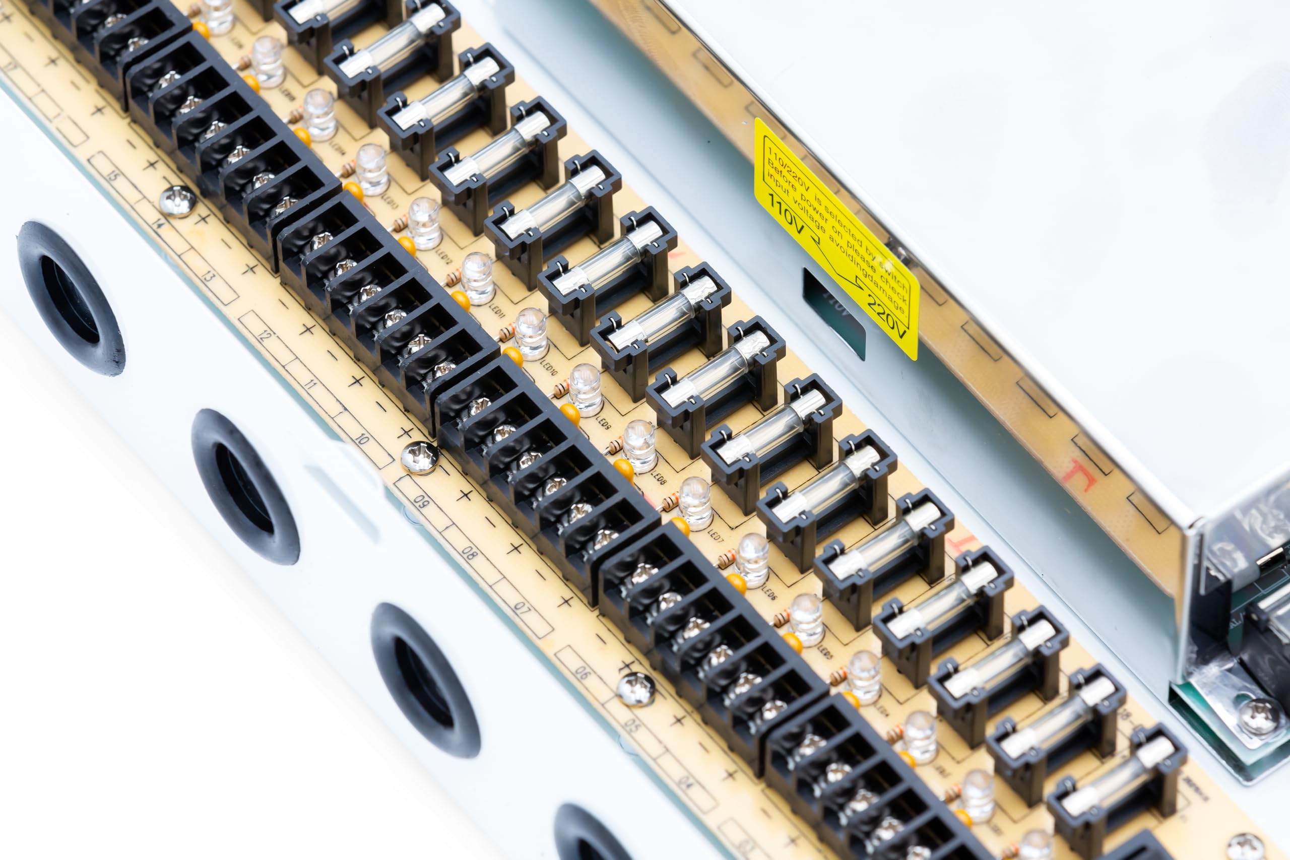 Mua Ares Vision 18 Channel/Port 20 AMPS, 12V DC 110v Power Supply Metal ...