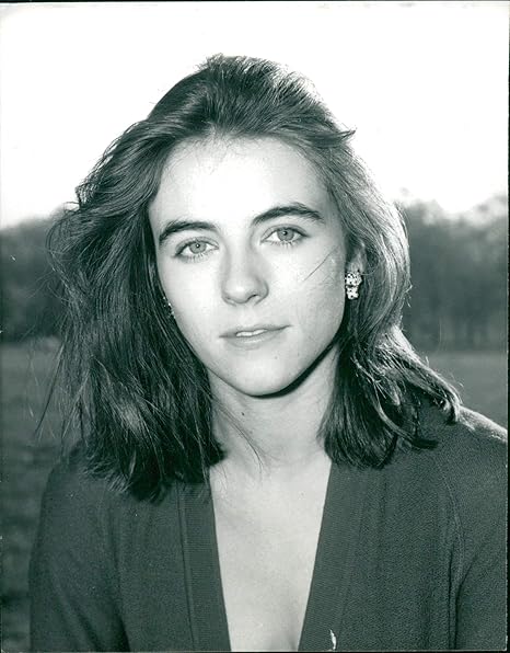 Amazon.com: Vintage photo of Elizabeth Hurley: Entertainment Collectibles