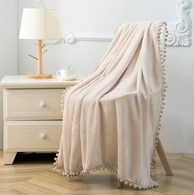 MOHAP Couverture 150x200cm Beige Polaire avec Frange à Pompons Plaid ...