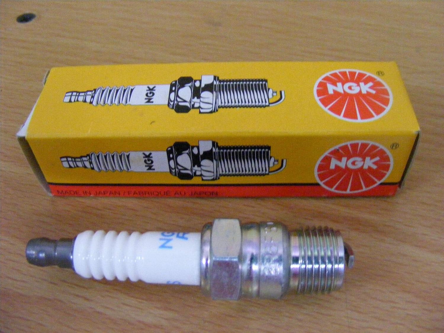 Amazon.com: New NGK Standard Spark Plug BR6FS, 4323: Automotive