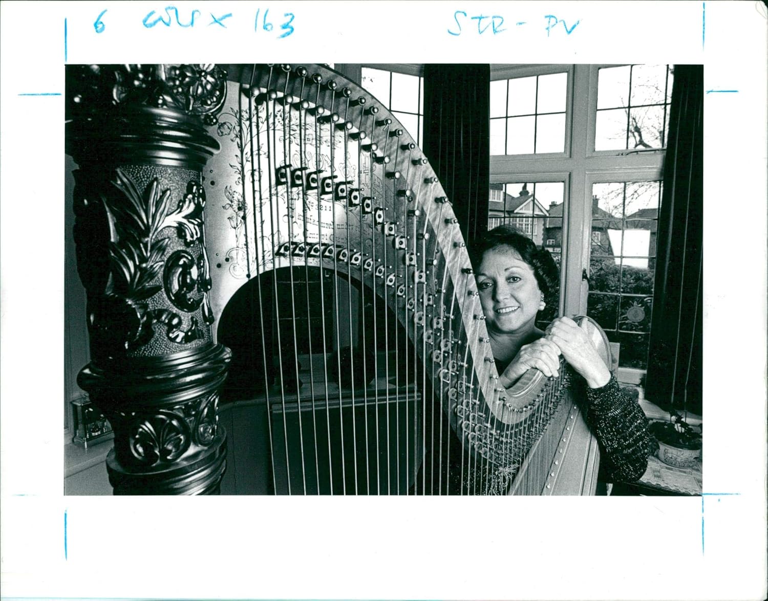 Amazon.com: Vintage photo of Marisa Robles: Entertainment Collectibles