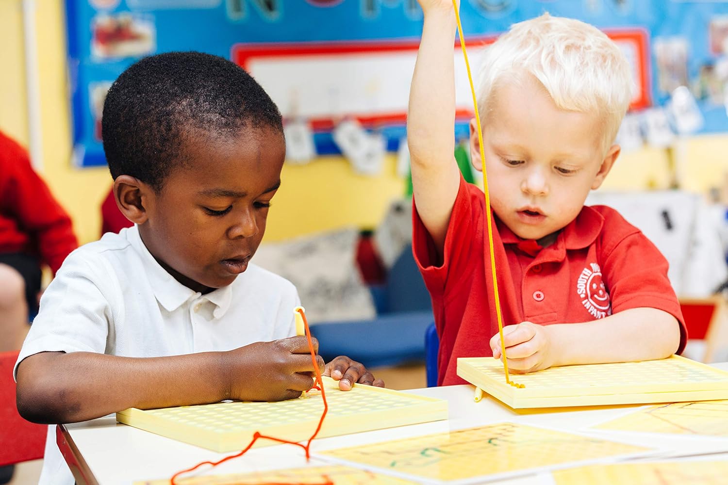 Learning Resources ESP3645-UK String-Along Lacing Classroom Kit – BigaMart