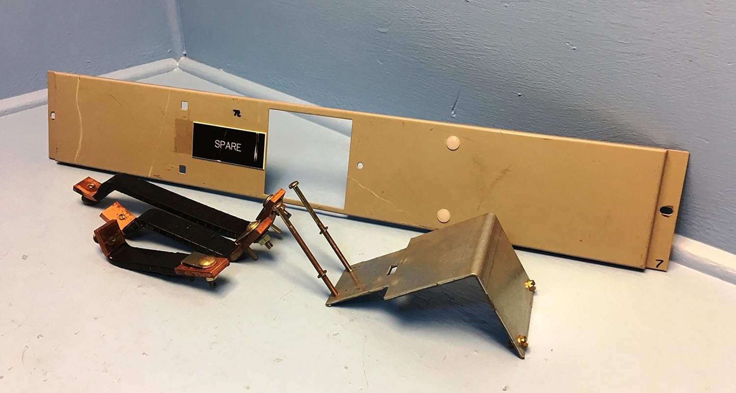 AMCB3FJFP - 3Pole Bolt-On/Plug-In Circuit Breaker Mounting Module ...