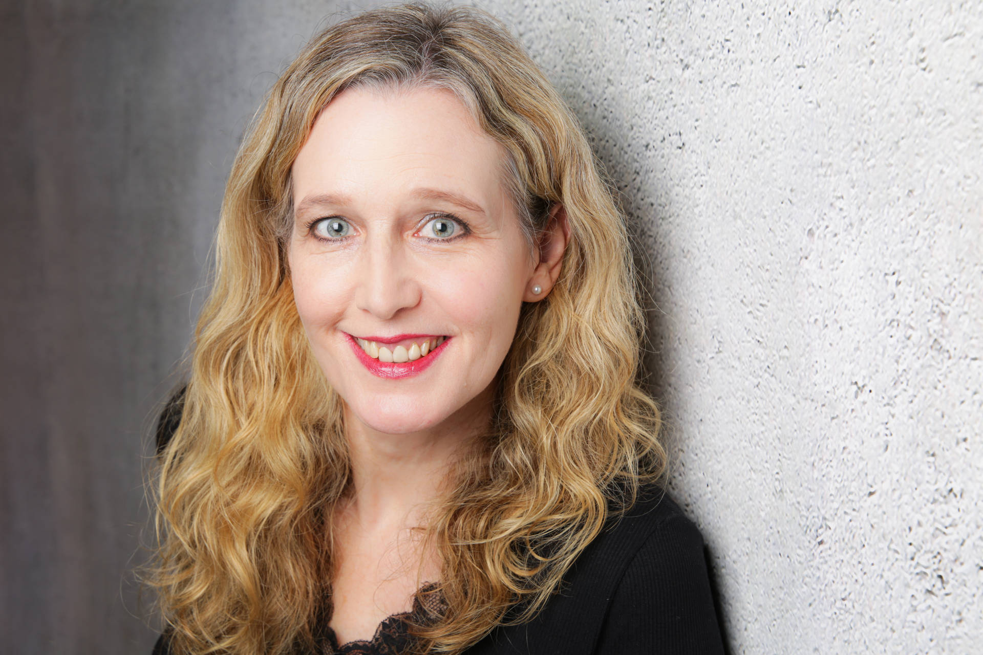 Anja Saskia Beyer - Alle Hörbücher bei Audible.de