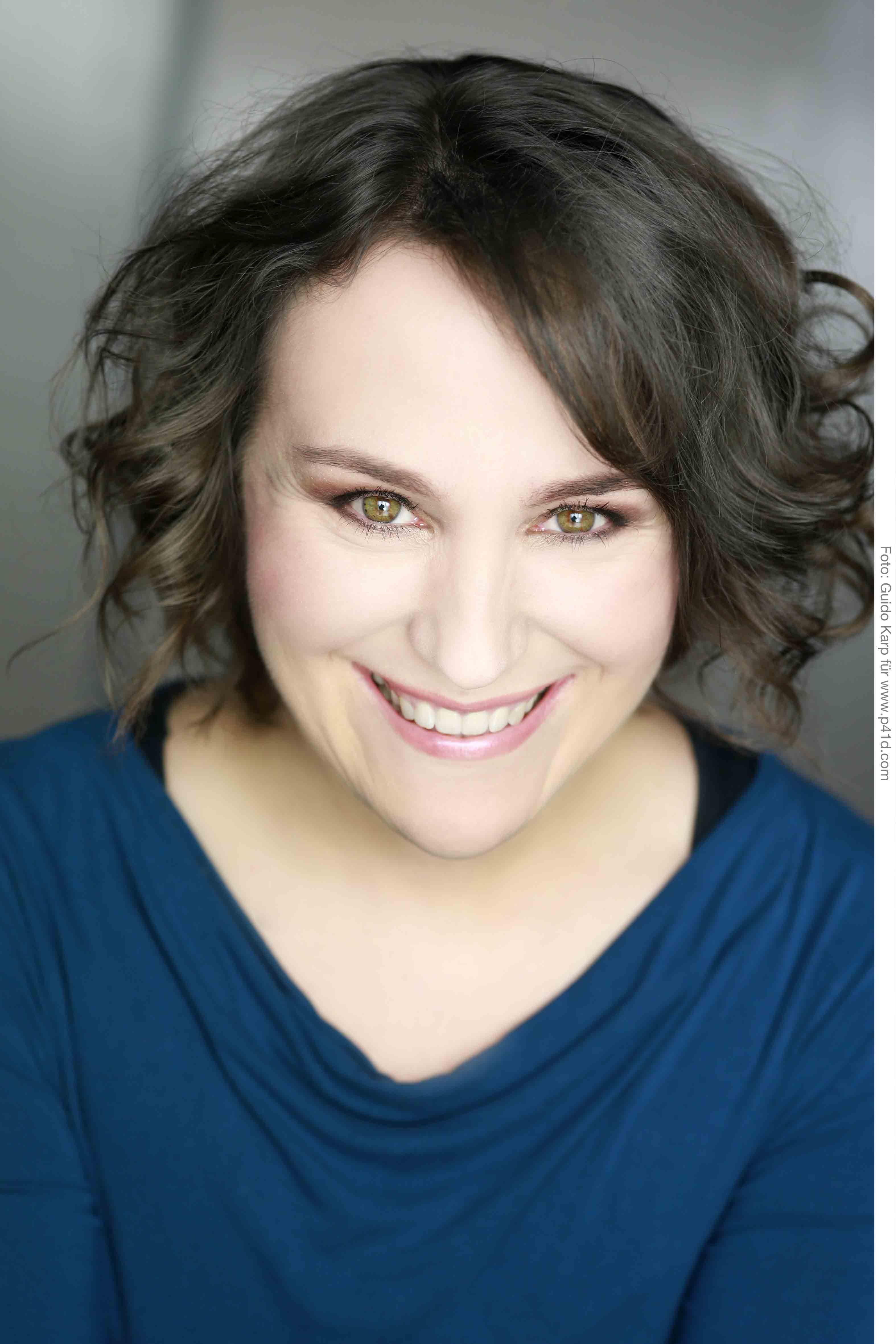 Monica Davis - Alle Hörbücher bei Audible.de
