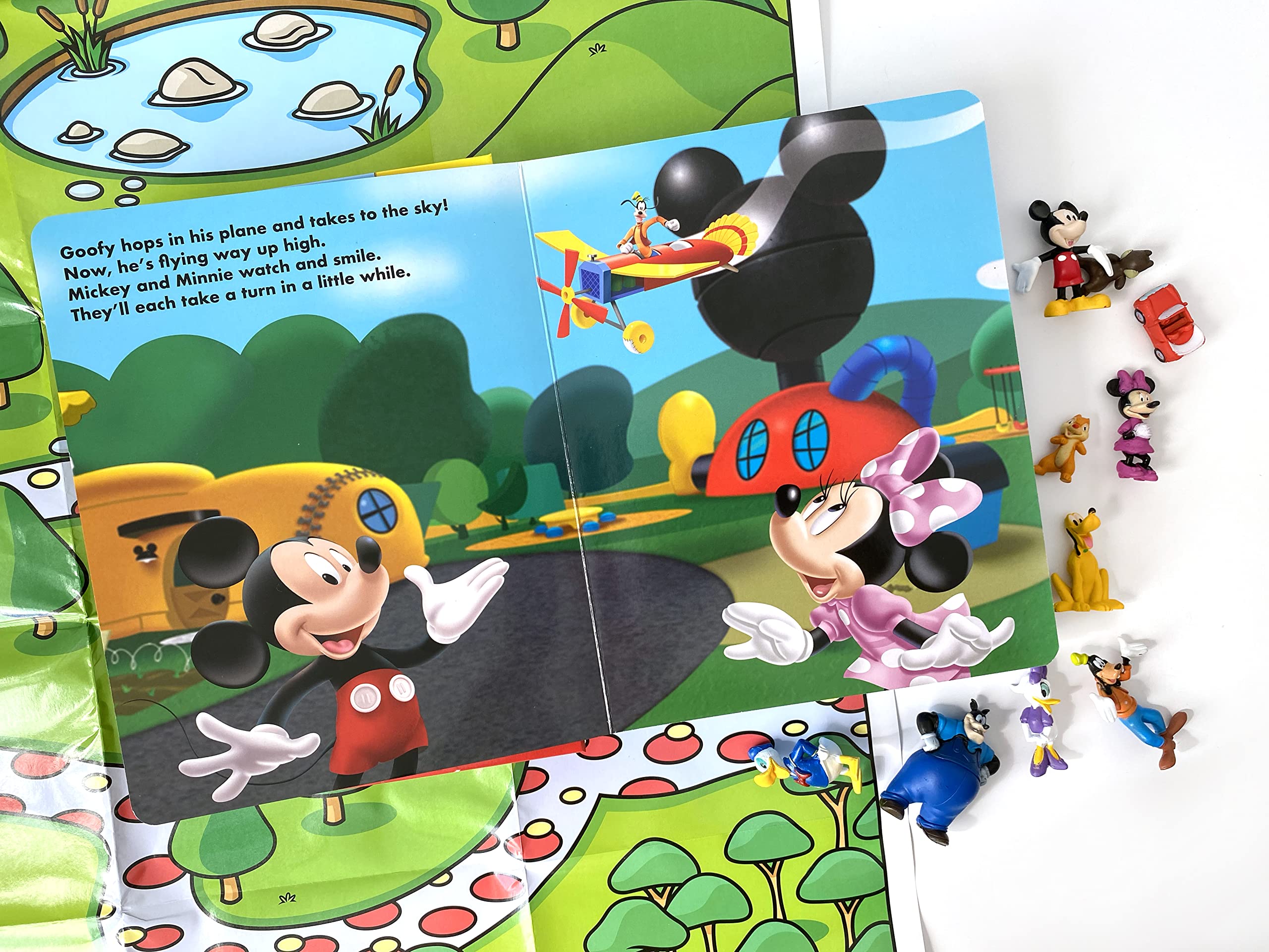 Mua Mickey Mouse Clubhouse: Mouseka Fun! My Busy Books trên Amazon Mỹ ...