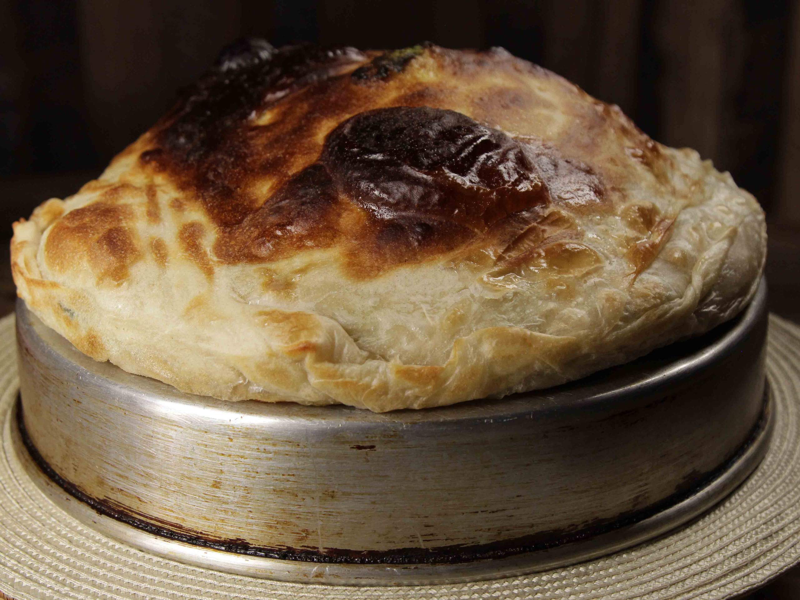 Watch Bizarre Foods: Delicious Destinations, Season 10 | Prime Video