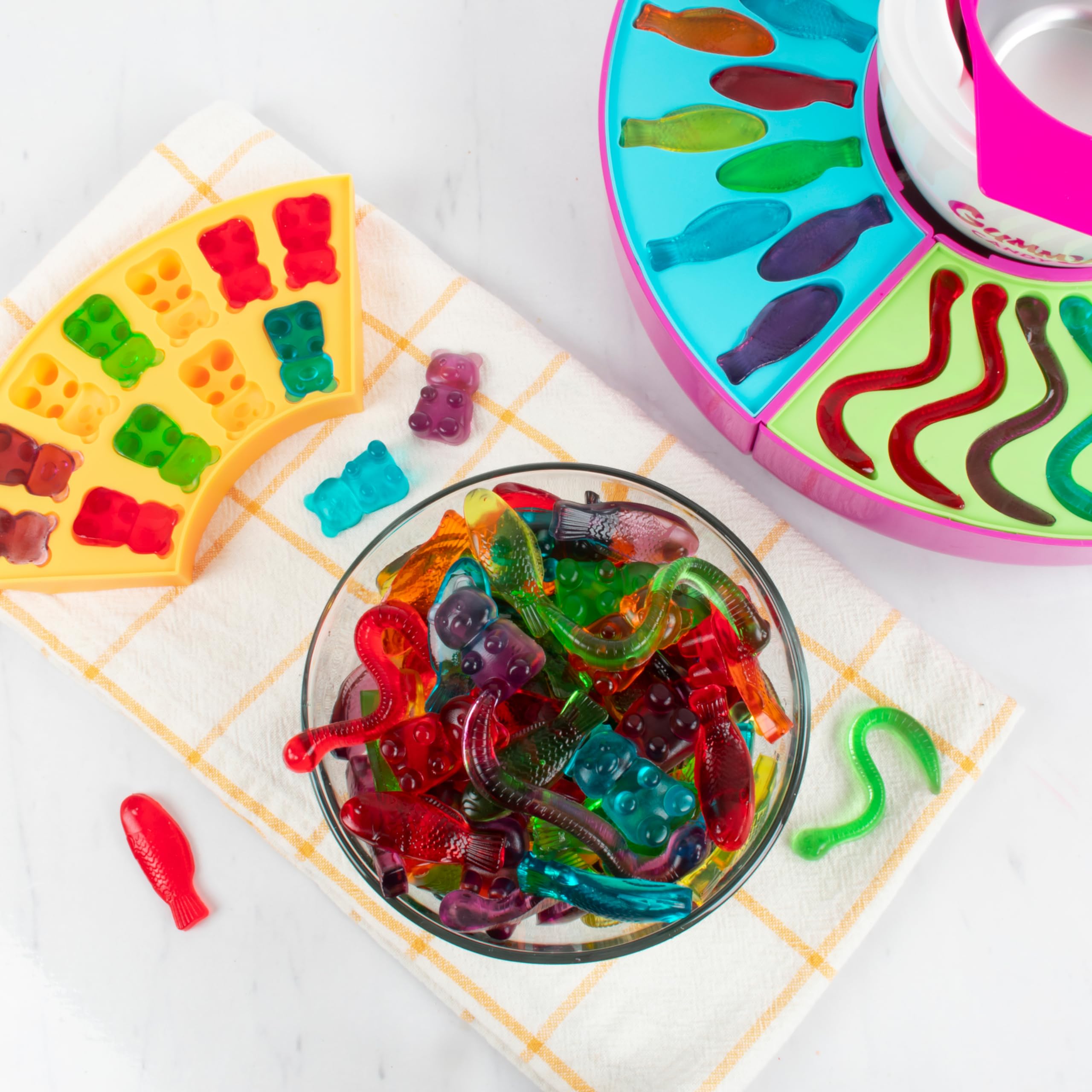 Mua Nostalgia Electric Giant Gummy Candy Maker trên Amazon Mỹ chính ...