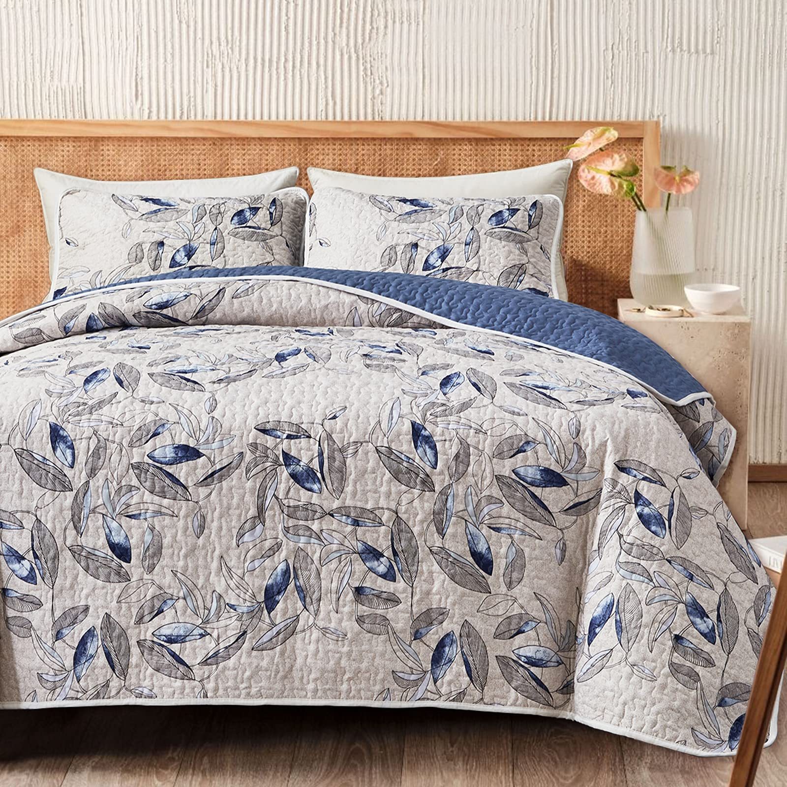 Joyreap 3 Pieces Microfiber Quilt Set, Botanical Blue Leaves on Light ...