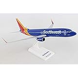 Amazon.com: Daron Skymarks Delta 737-800 New Livery Airplane Model ...