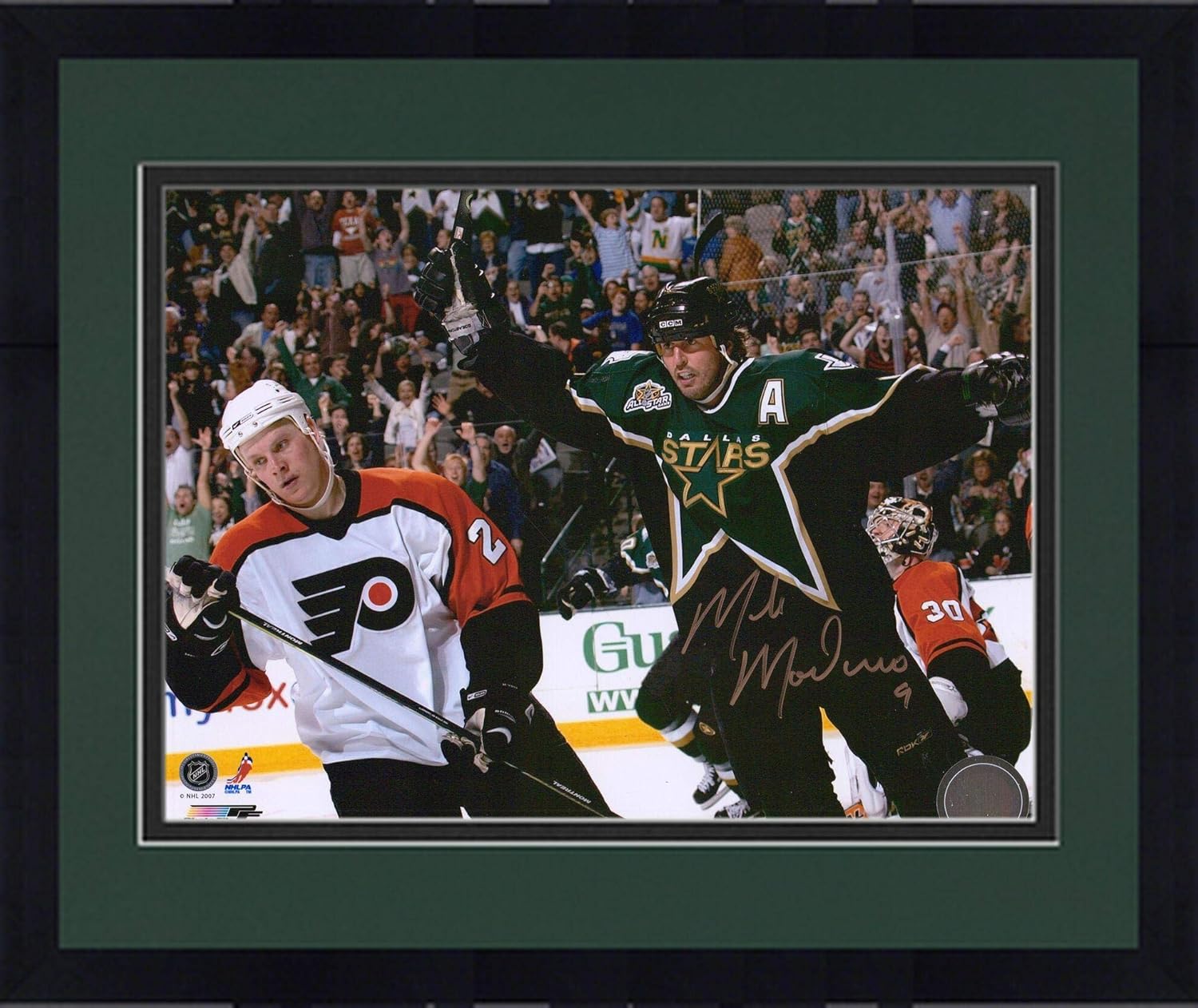 Framed Mike Modano Dallas Stars Autographed 8" x 10" Skating vs ...