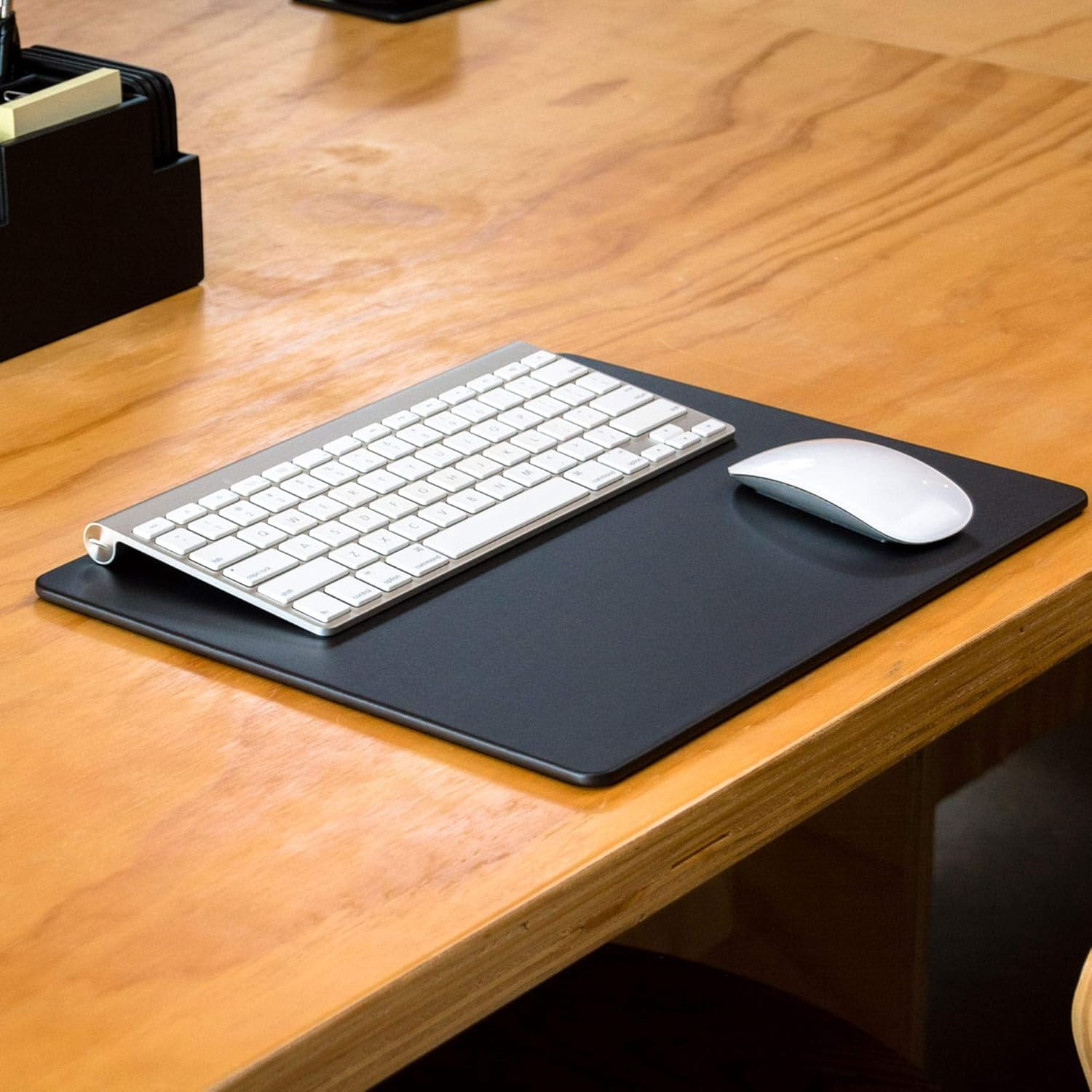 Amazon.com: Dacasso Black Leather 14 x 11.5 Conference Table pad: Home ...