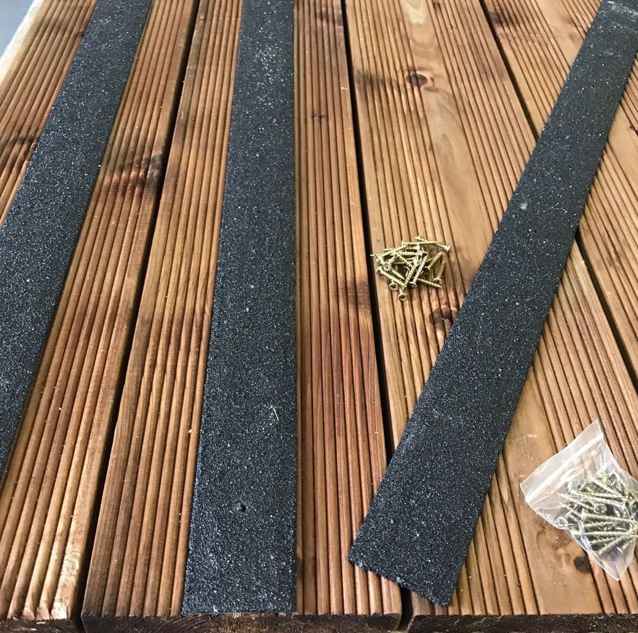 Pack Of 10 1000mm Anti Slip Decking Strips Decking Strips 50mm Wide pack-of-10-1000mm-anti-slip-decking-strips-decking-strips-50mm-wide