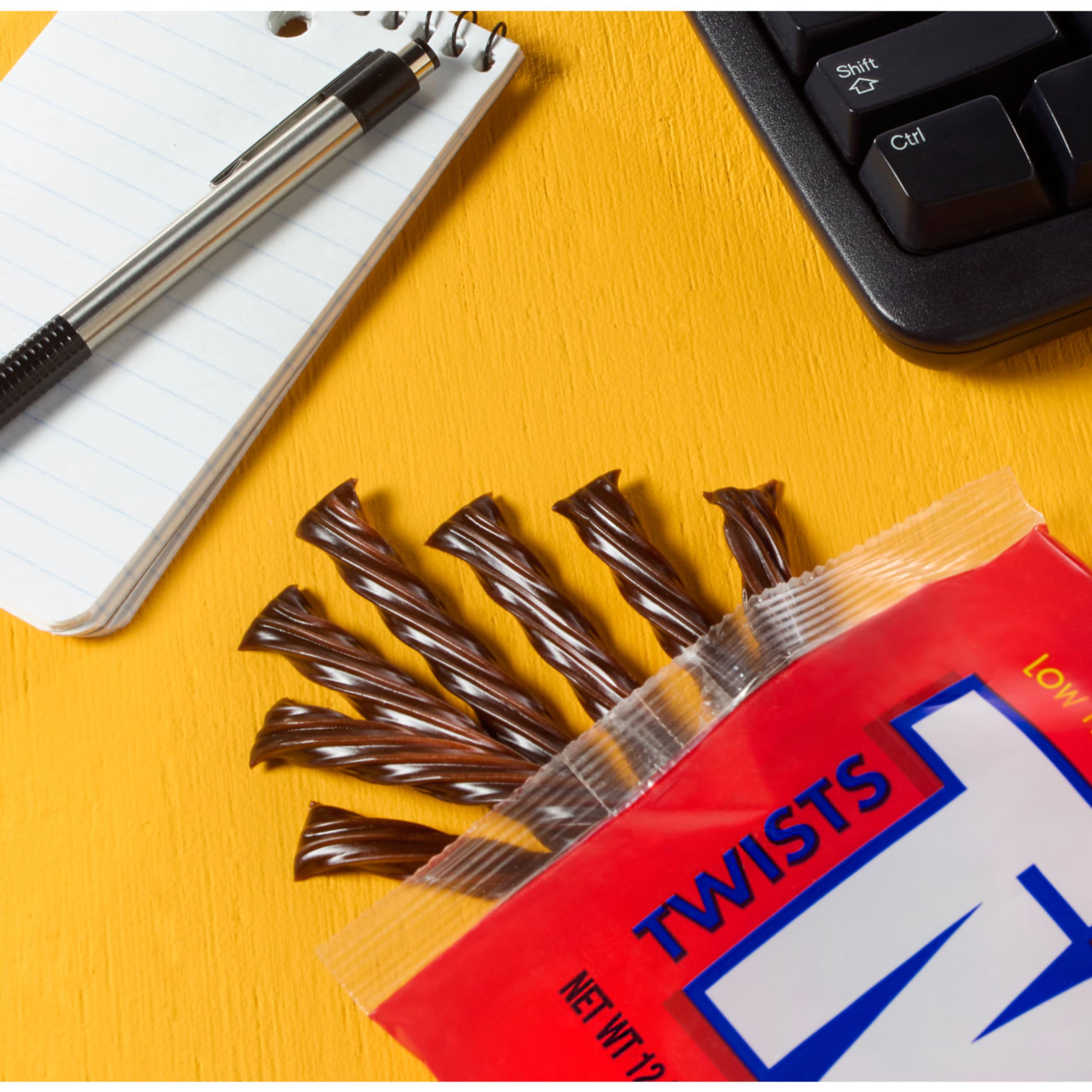 Mua TWIZZLERS Twists HERSHEY'S Chocolate Flavored, Low Fat Candy Bags ...