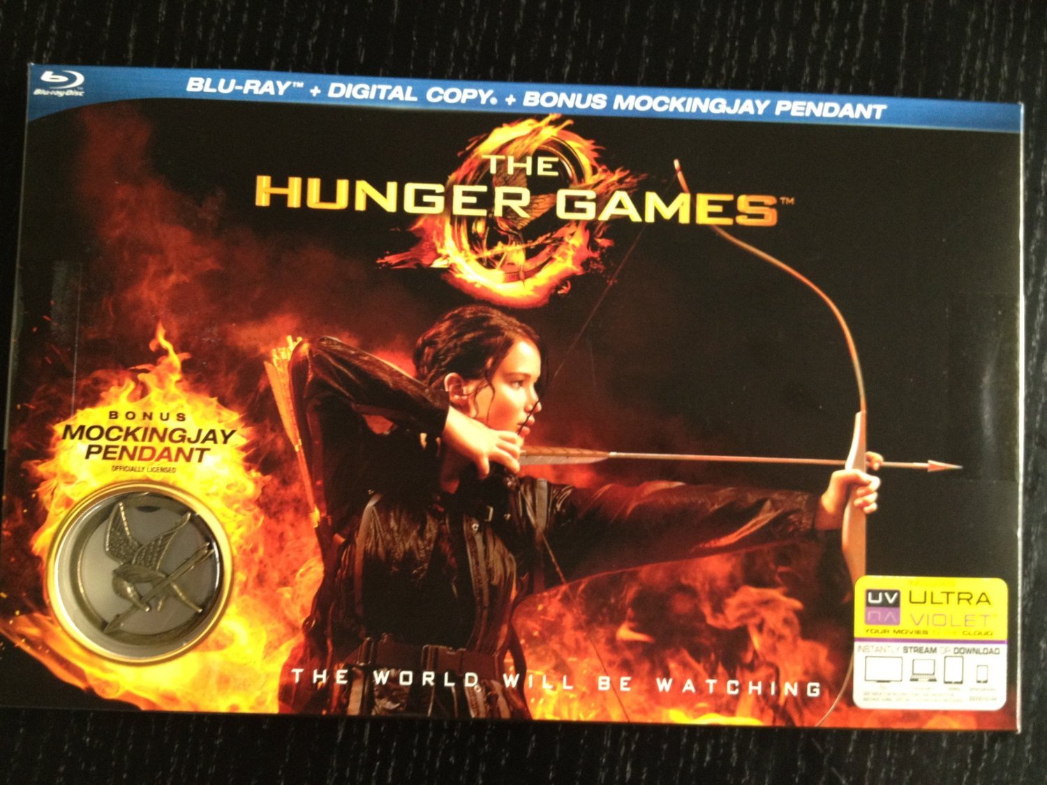 Amazon.com: The Hunger Games (LIMITED EDITION Blu-ray + Digital Copy ...