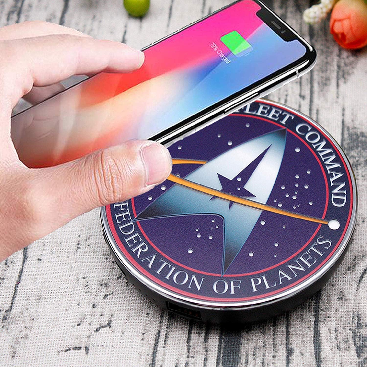 FAMETEK Star Trek Qi Wireless Charger with 8000 mAh Backup Battery Pack ...