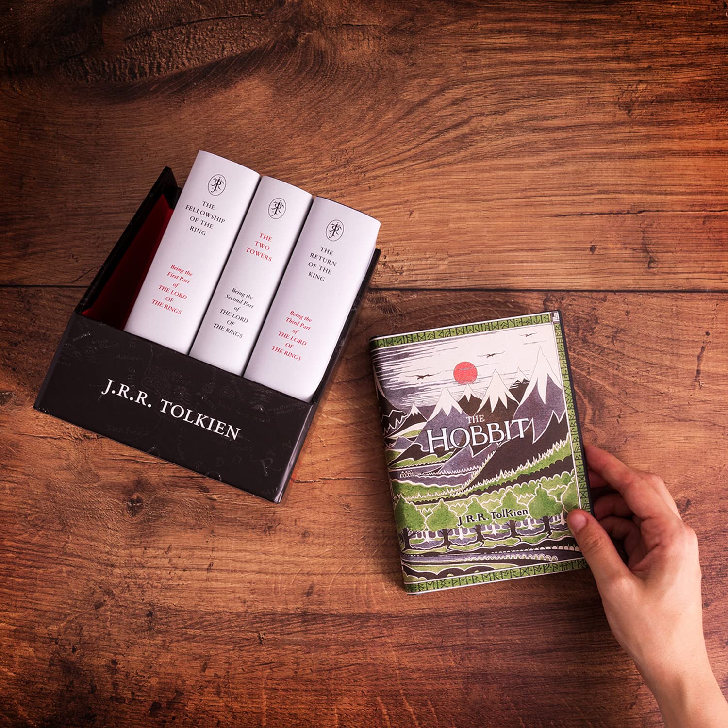 Mua The Hobbit & The Lord of the Rings Gift Set: A Middle-earth ...