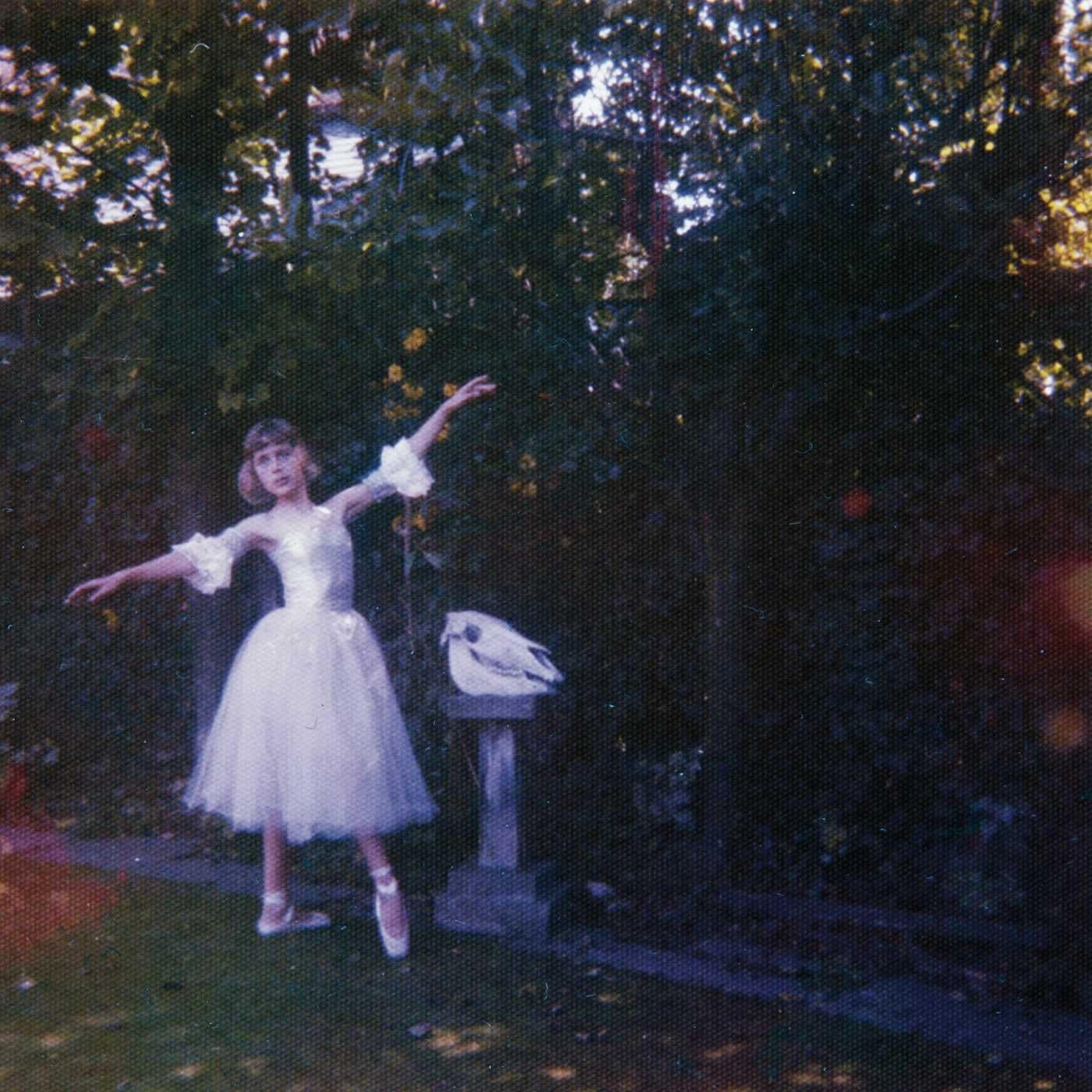 Visions Of A Life by WOLF ALICE: Amazon.co.uk: Music