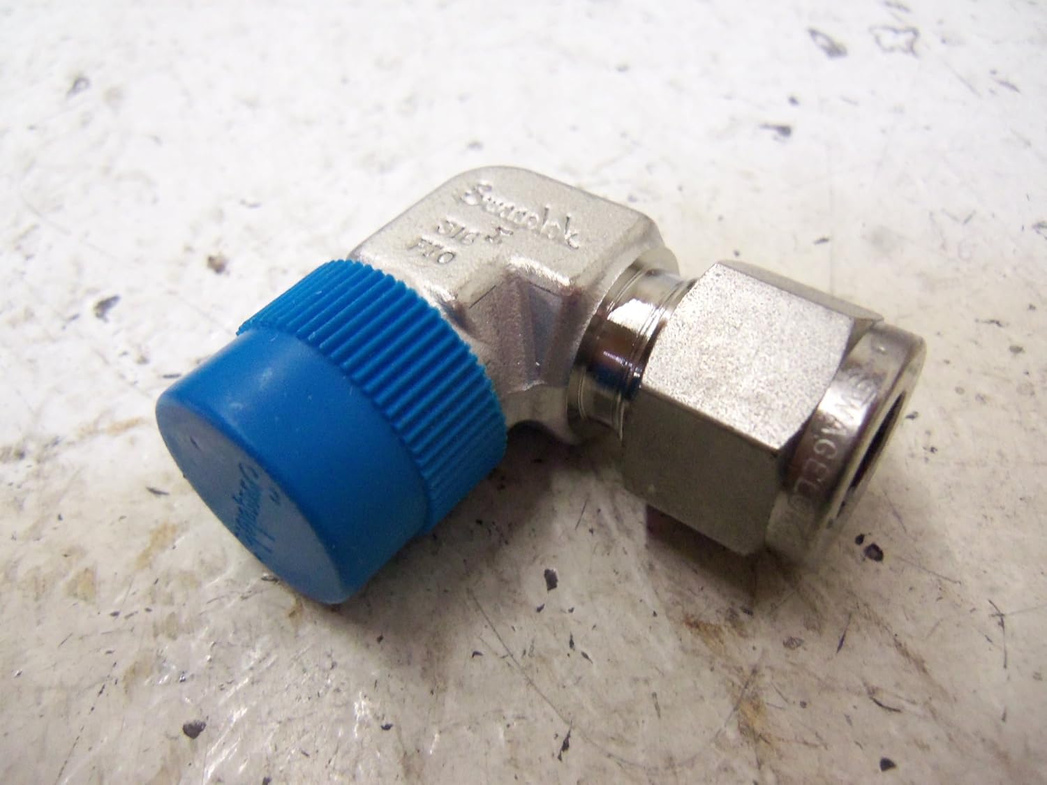 3/8 Tube x 3/8 MNPT Swagelok SS-600-2-6 Stainless Steel Elbow ...