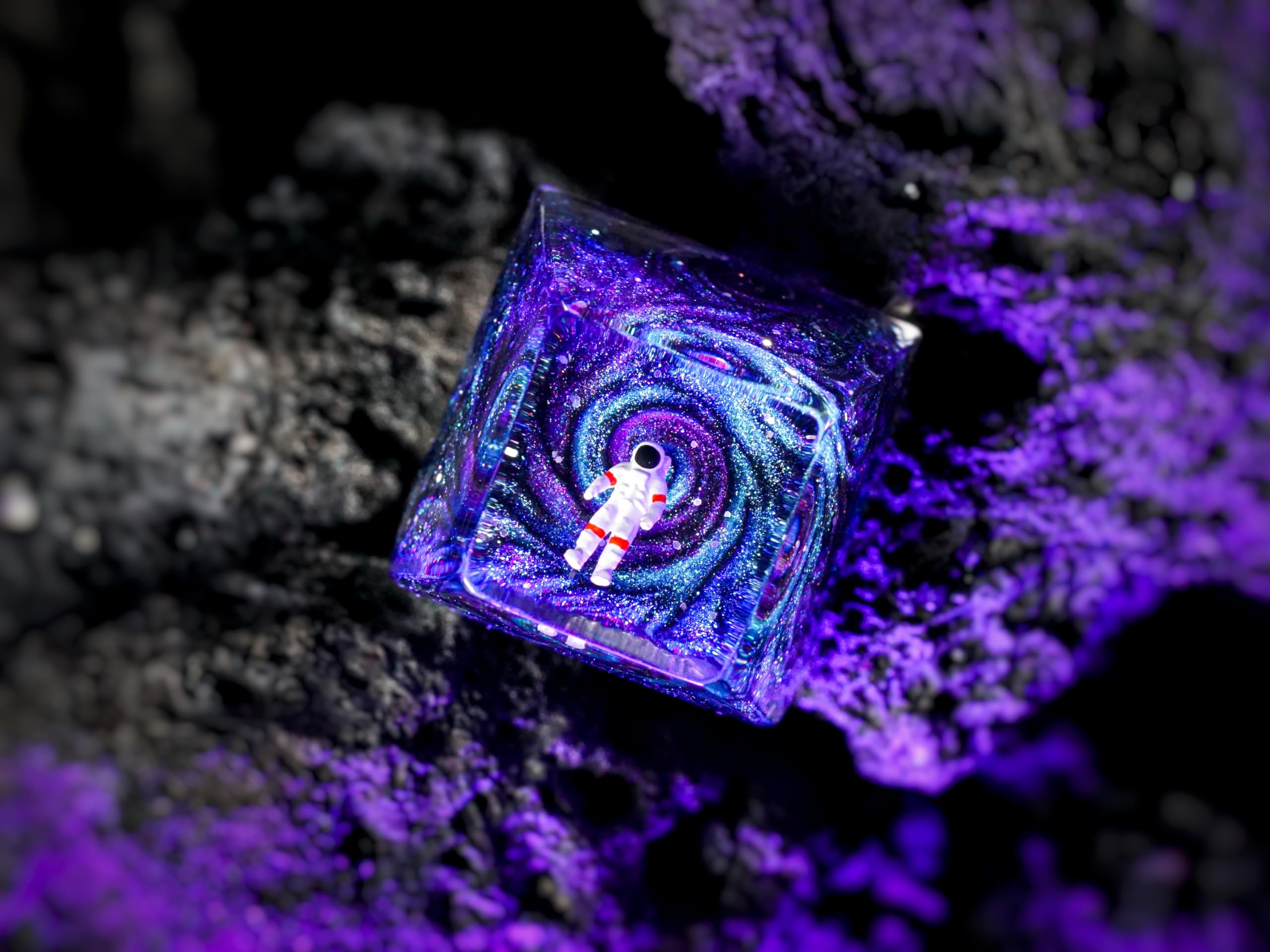 Mua DATKEY Astronaut Resin Artisan Keycap, Galaxy Spacebar ...