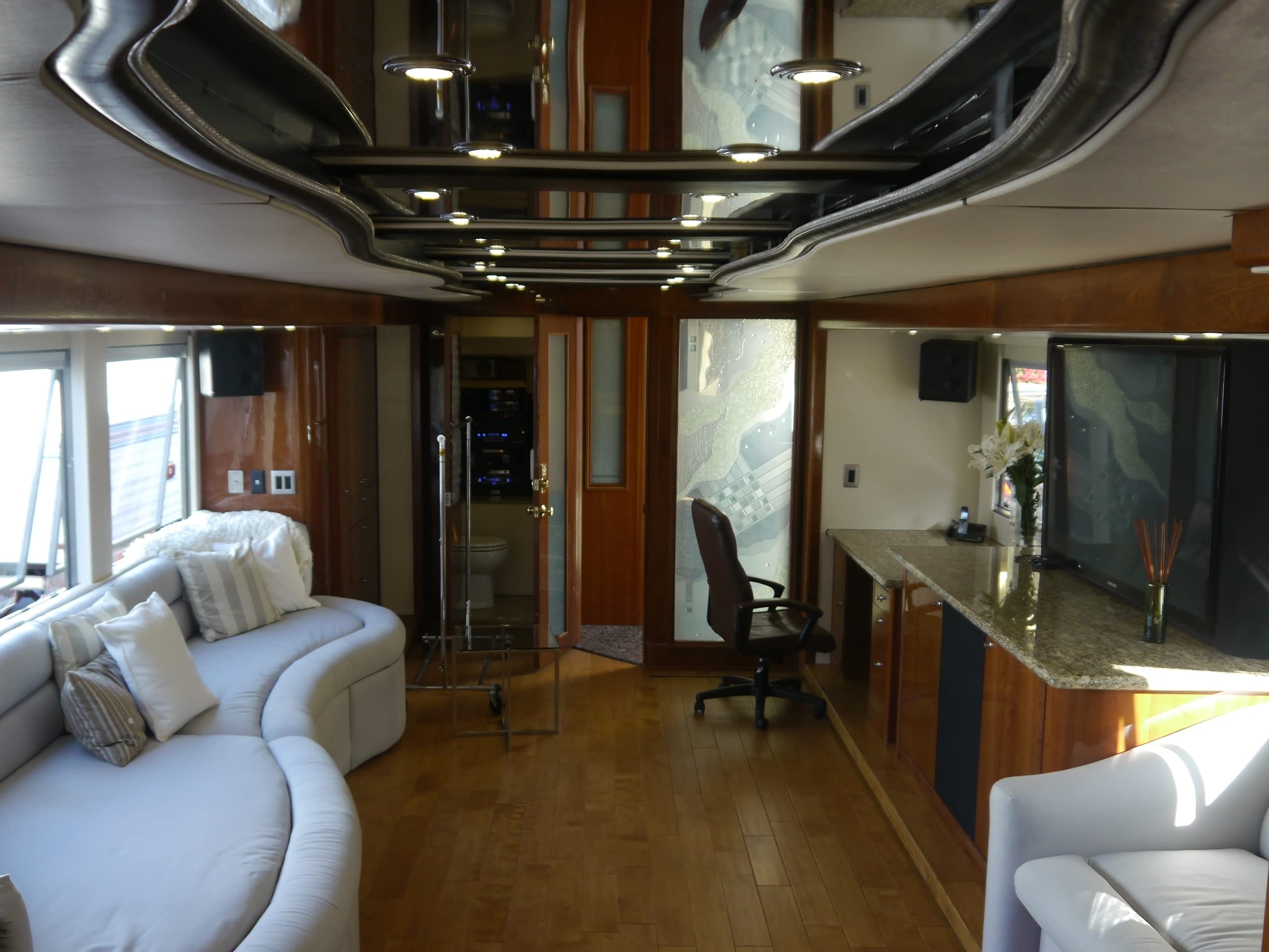 Watch Extreme Rvs - Season 2 | Prime Video