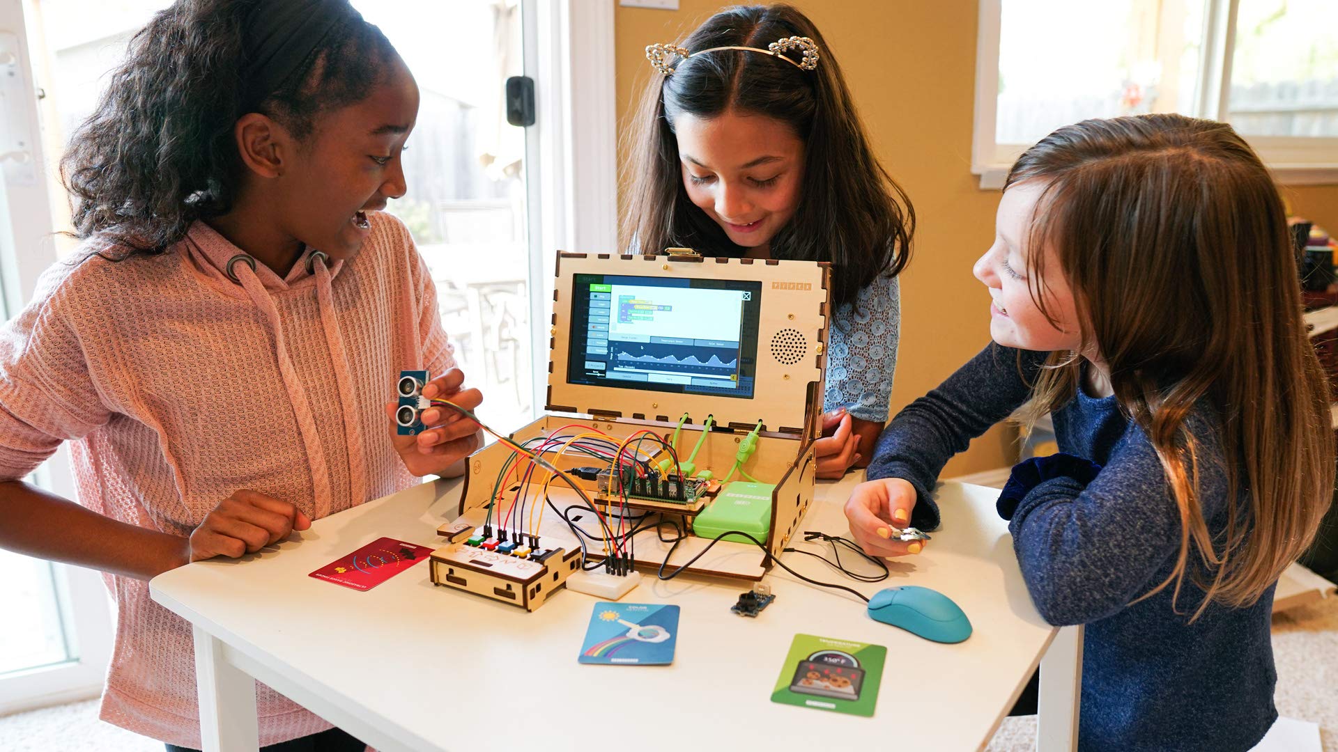 Mua Piper Sensor Explorer: Add a Real Temperature Sensor, Color Sensor & Ultrasonic Range Finder ...